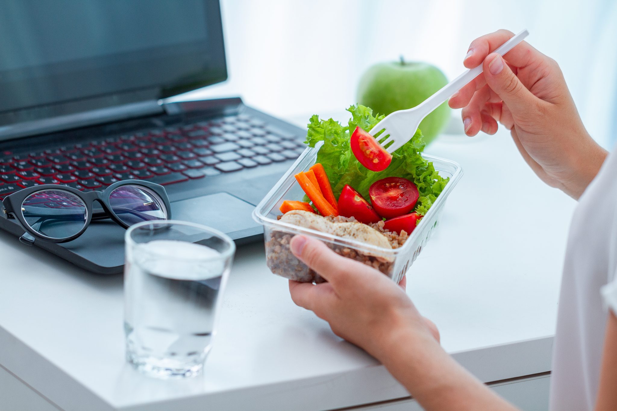 3 Ways To Encourage Healthy Eating At Work